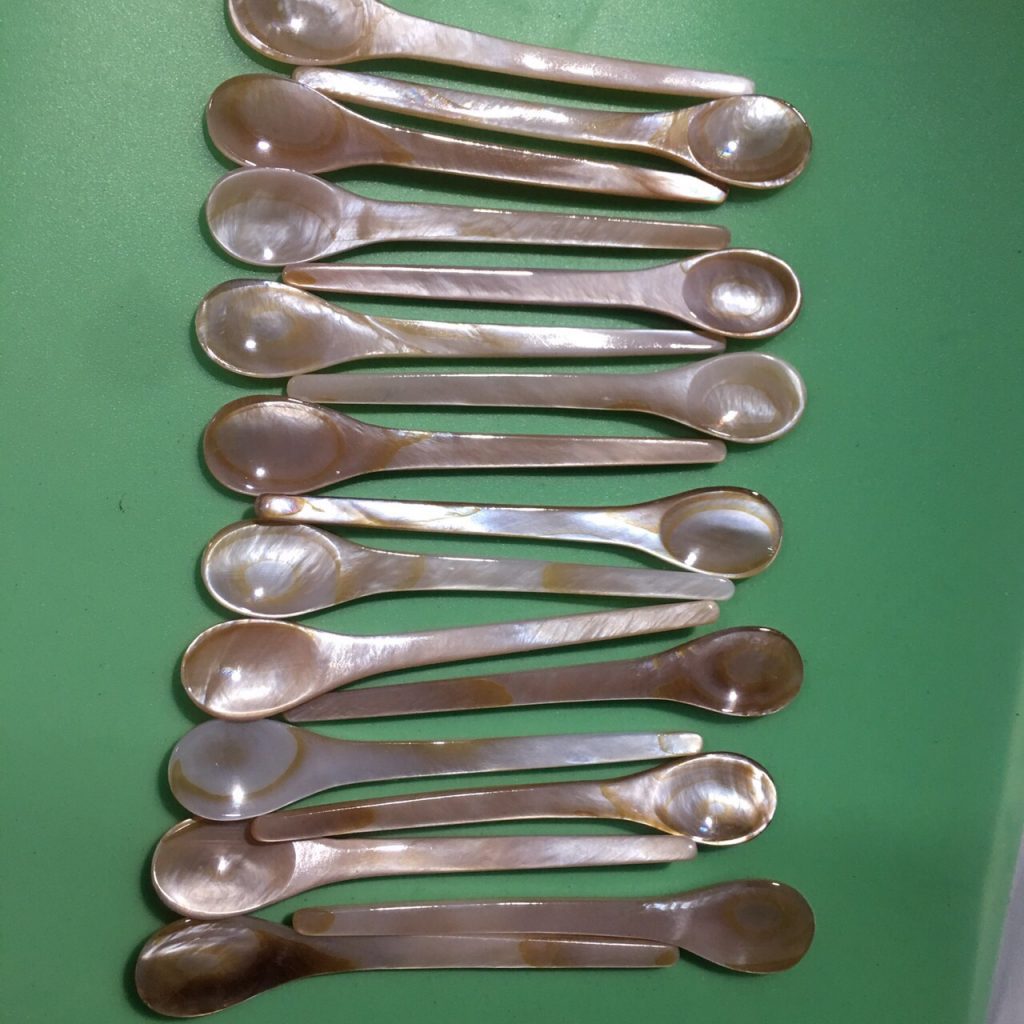 MOPSP123-Cosmetic Pearl Spoon. – Vitracraft